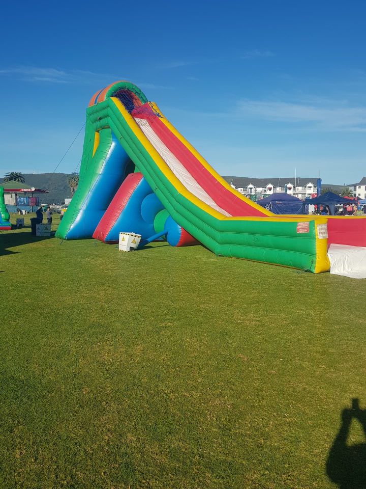Giant slide 9 meter – Coastal Jumping Castles