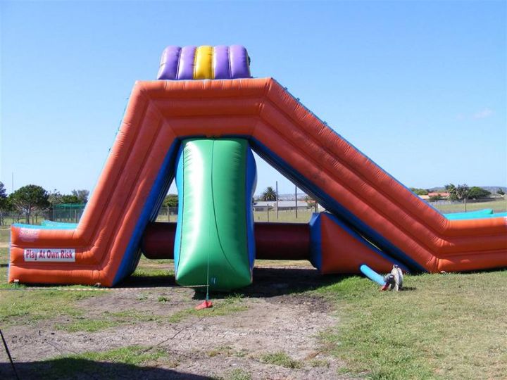 Giant slide 6 meter – Coastal Jumping Castles