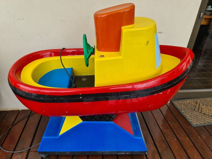 Kids Boat Ride – Coastal Jumping Castles