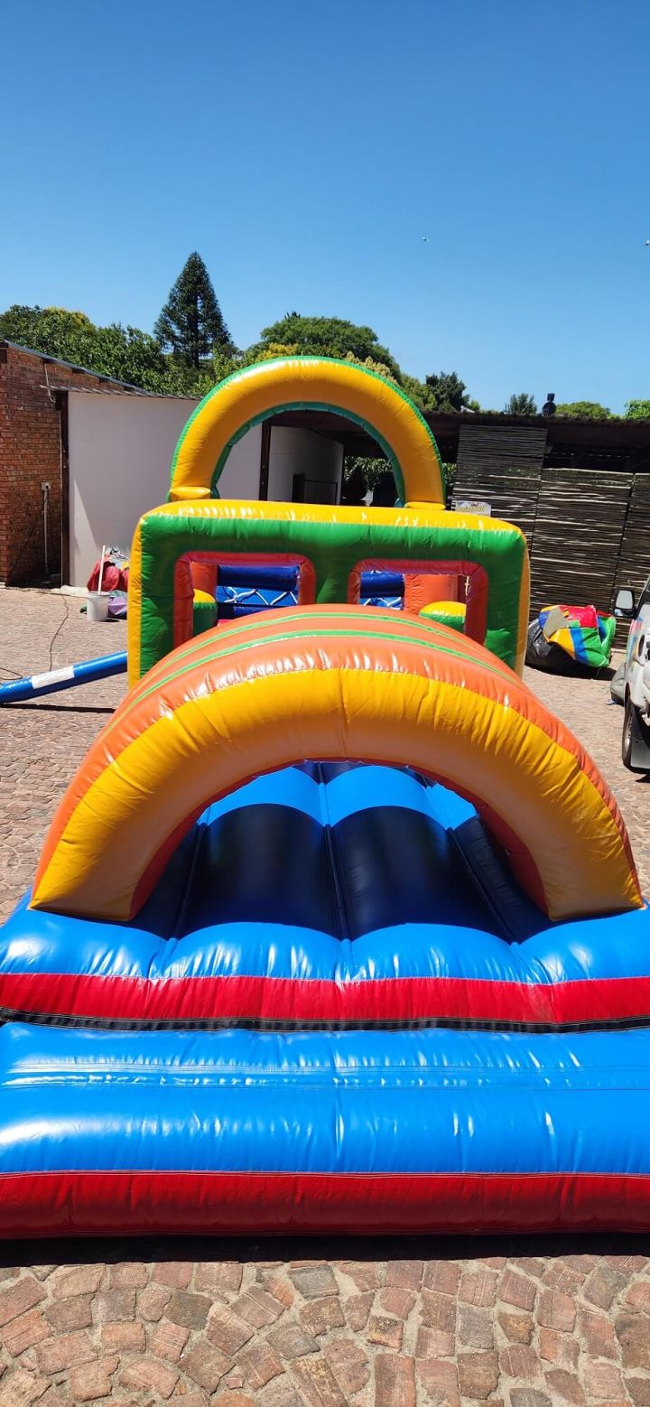 Obstacle Course – Coastal Jumping Castles